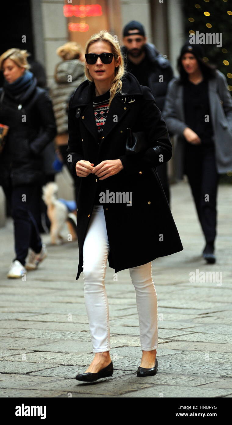 Kelly Rutherford out and about in Milan with her boyfriend Tony Brand ...