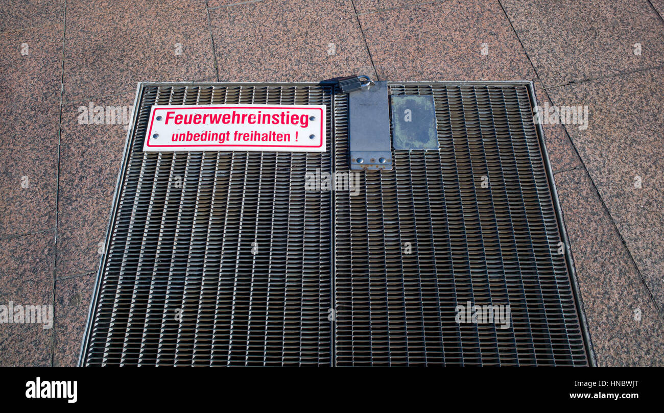 Entrance for firefighting access in pavement, Frankfurt am Main ...