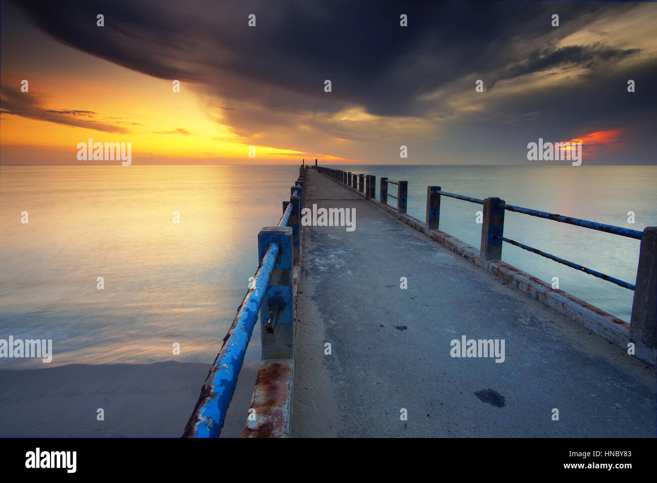 Star cruise jetty hi-res stock photography and images - Alamy