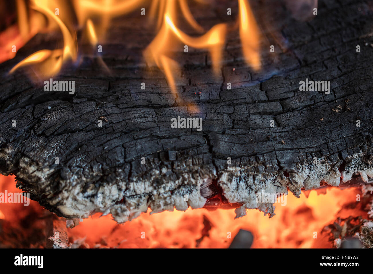 Burning wood close up hi-res stock photography and images - Alamy