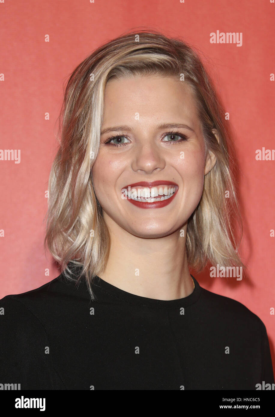 Molly kate kestner hi-res stock photography and images - Alamy