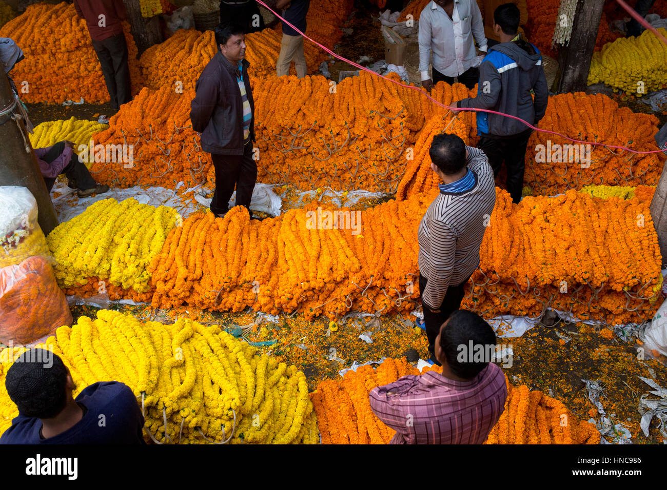 Dhaka, Bangladesh. 11th February 2017.People are busy with trade of ...