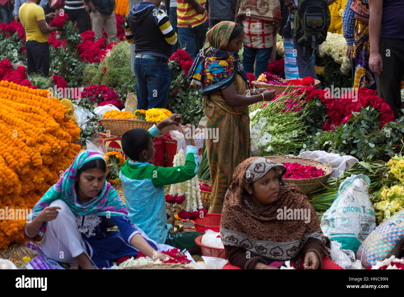 Dhaka, Bangladesh. 11th February 2017.People are busy with trade of ...