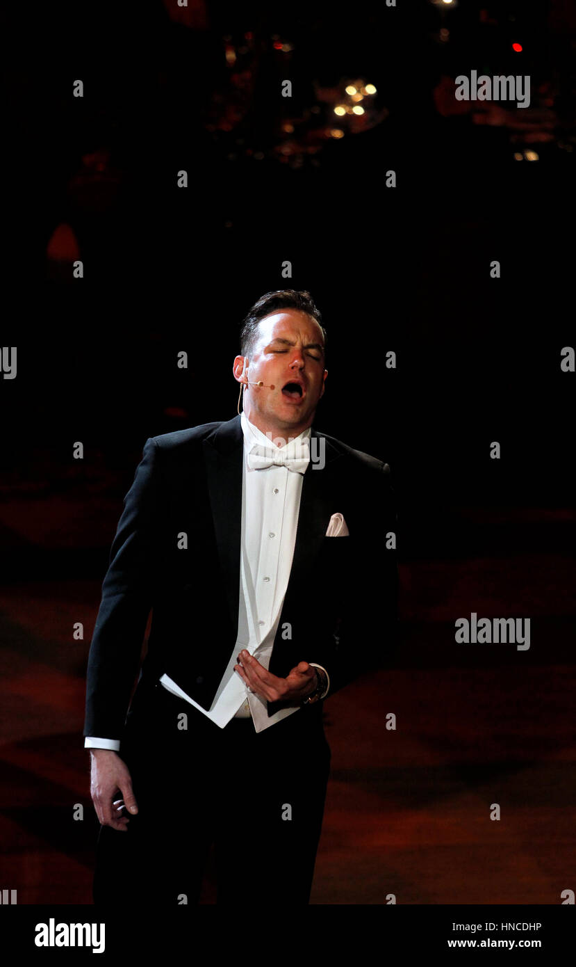 Metropolitan Opera New York Not House High Resolution Stock Photography ...