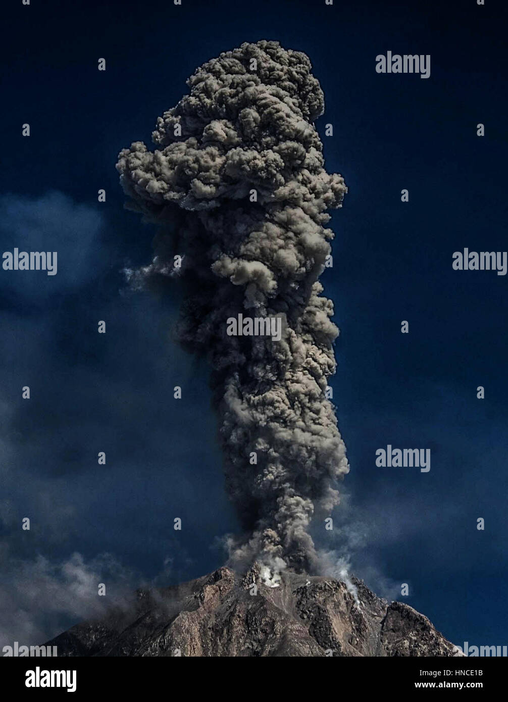 Volcano monitoring hi-res stock photography and images - Alamy