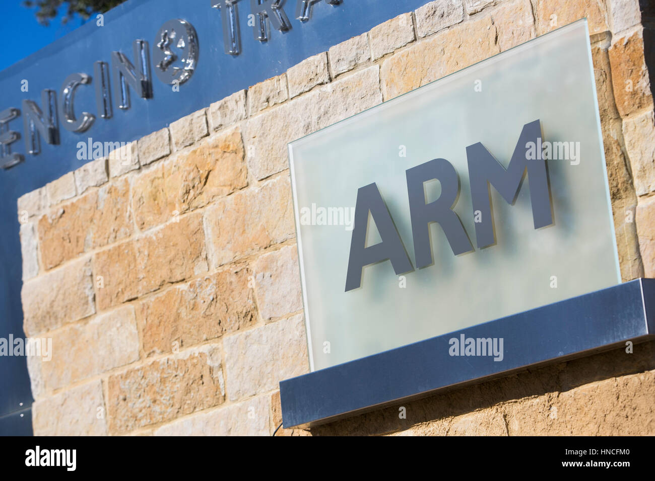 Arm in arm logo hi-res stock photography and images - Alamy