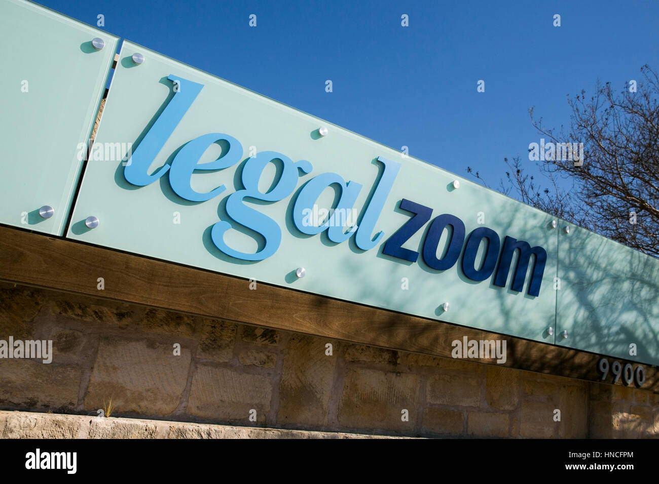 Legalzoom logo hi-res stock photography and images - Alamy