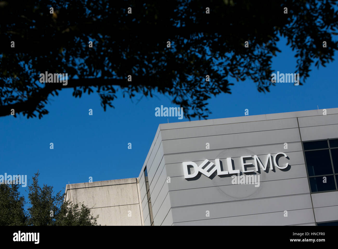 Dell emc building hi-res stock photography and images - Alamy