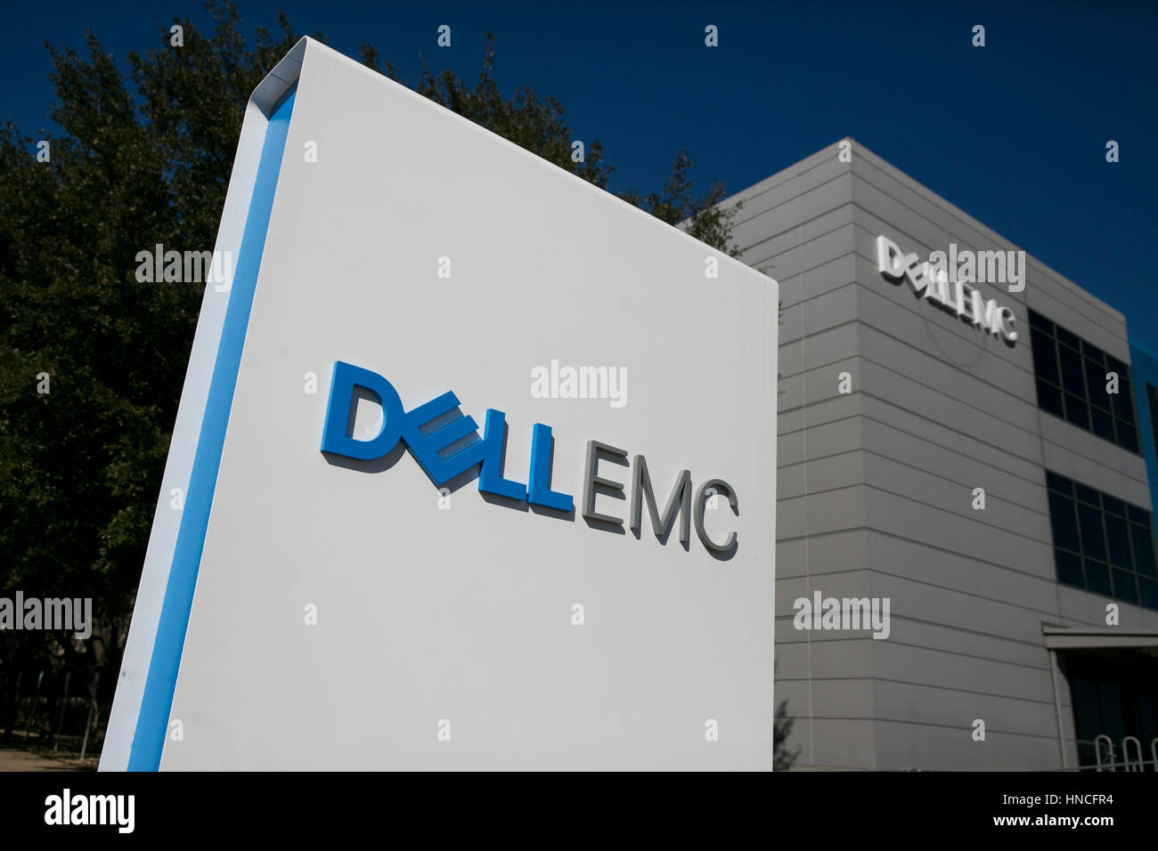 Dell emc building hi-res stock photography and images - Alamy