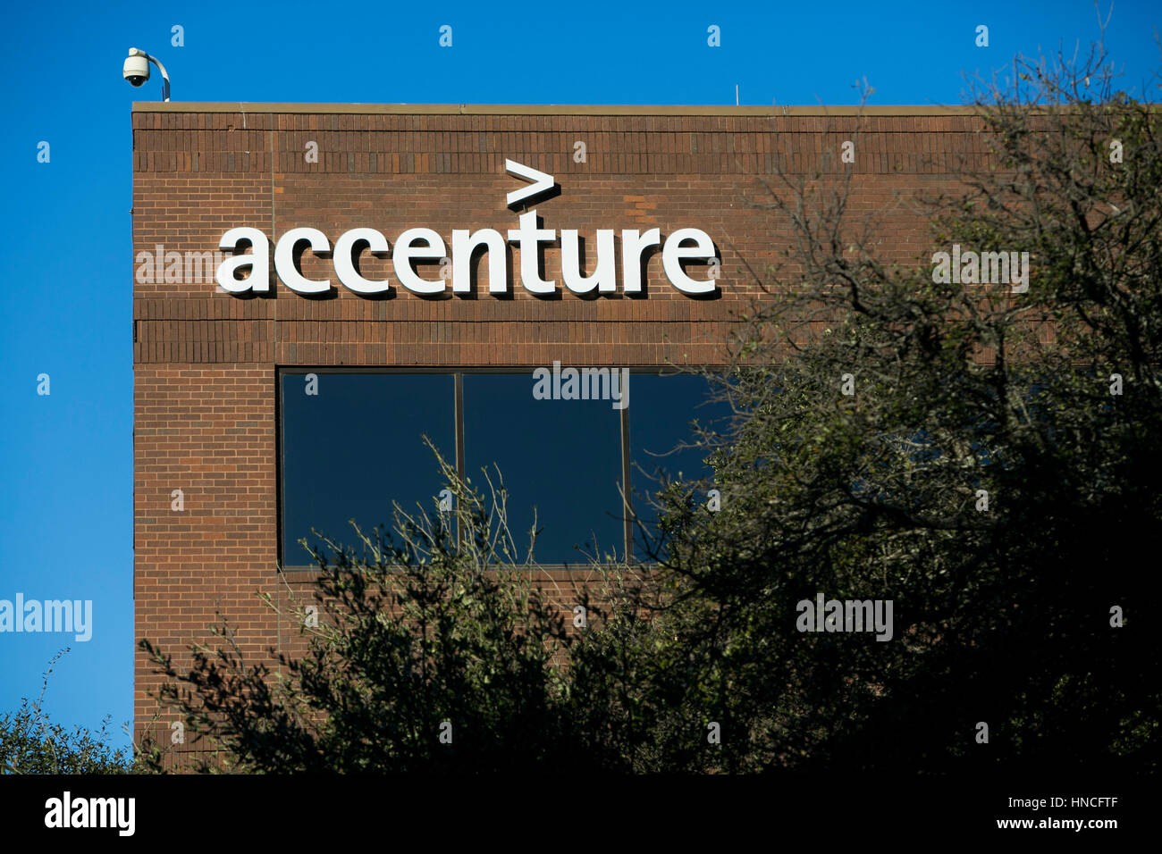 Accenture logo hi-res stock photography and images - Alamy