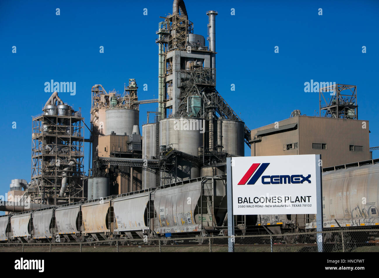 Logo cemex hi-res stock photography and images - Alamy