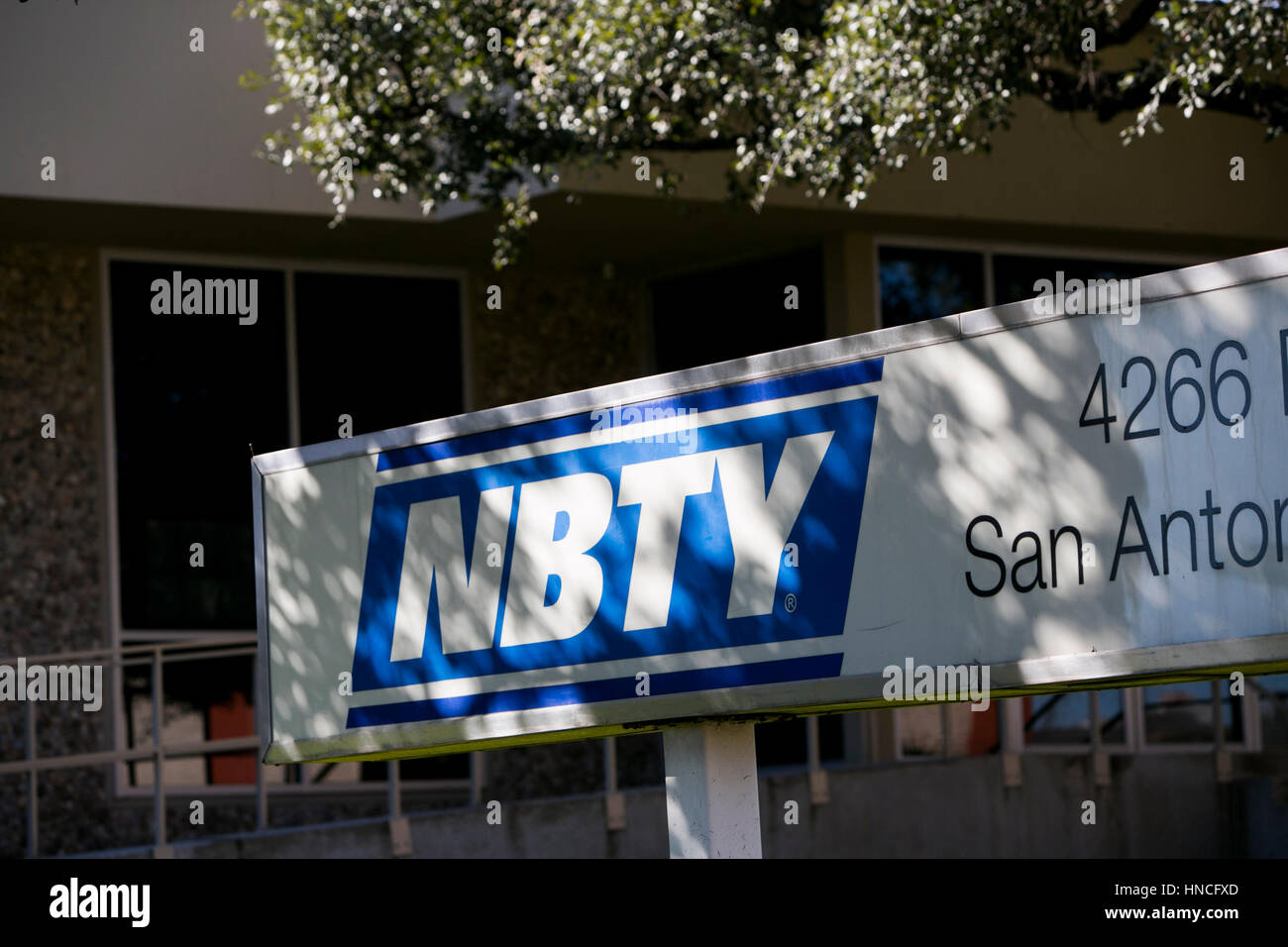 Natures bounty hi-res stock photography and images - Alamy