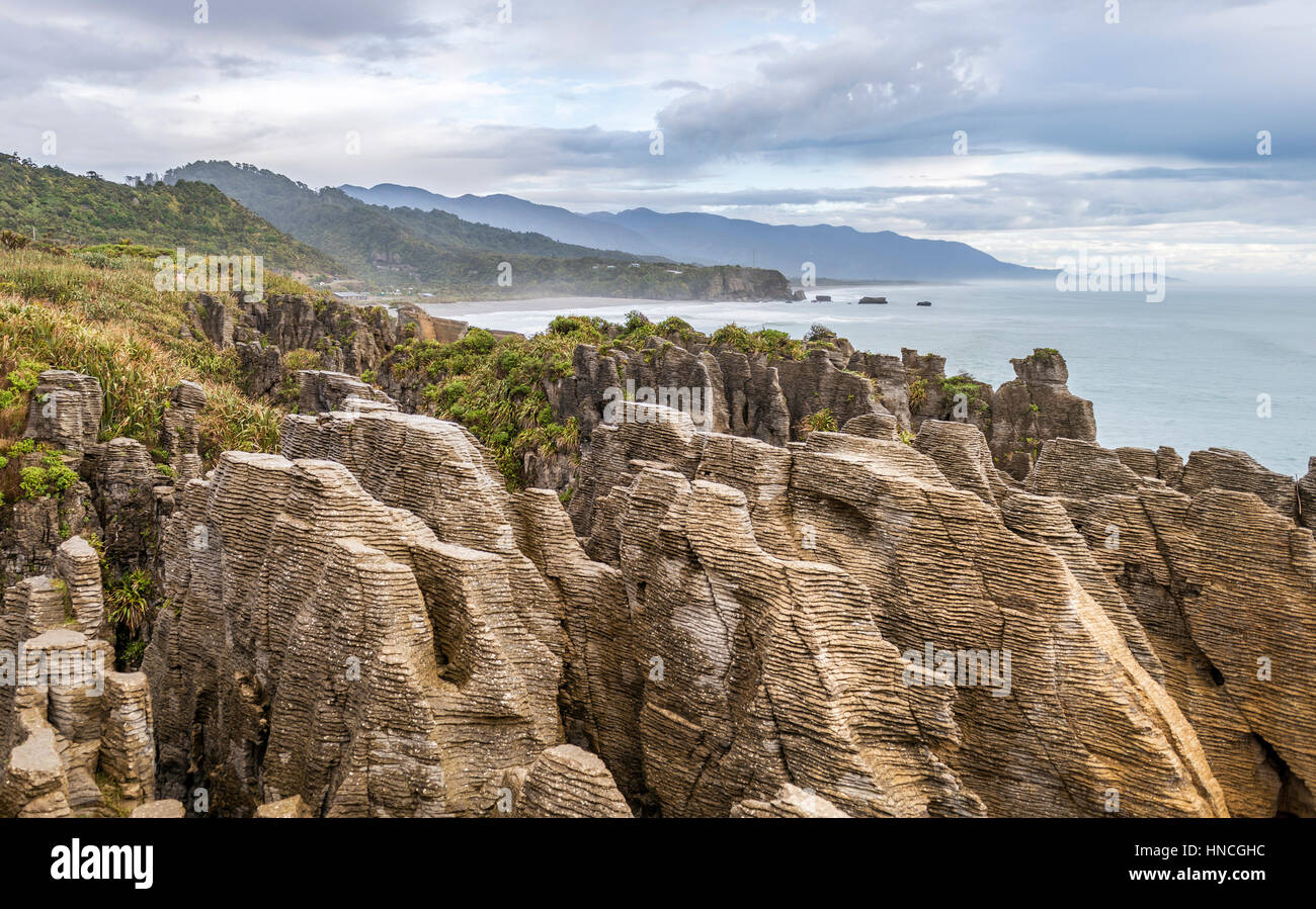 Sandstone rocks, rock formation Pancake Rocks, Paparoa National Park ...