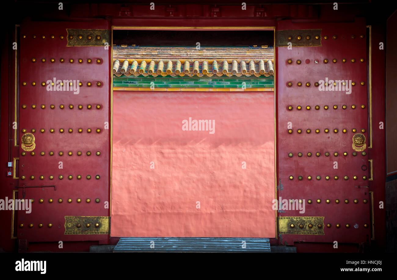 Ancient red wooden doors at the Forbidden City, Beijing Stock Photo - Alamy