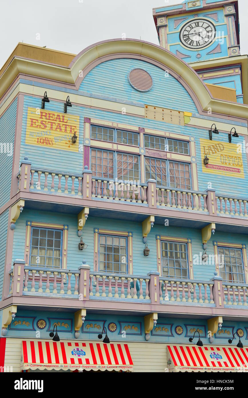 Colour contrast hi-res stock photography and images - Alamy