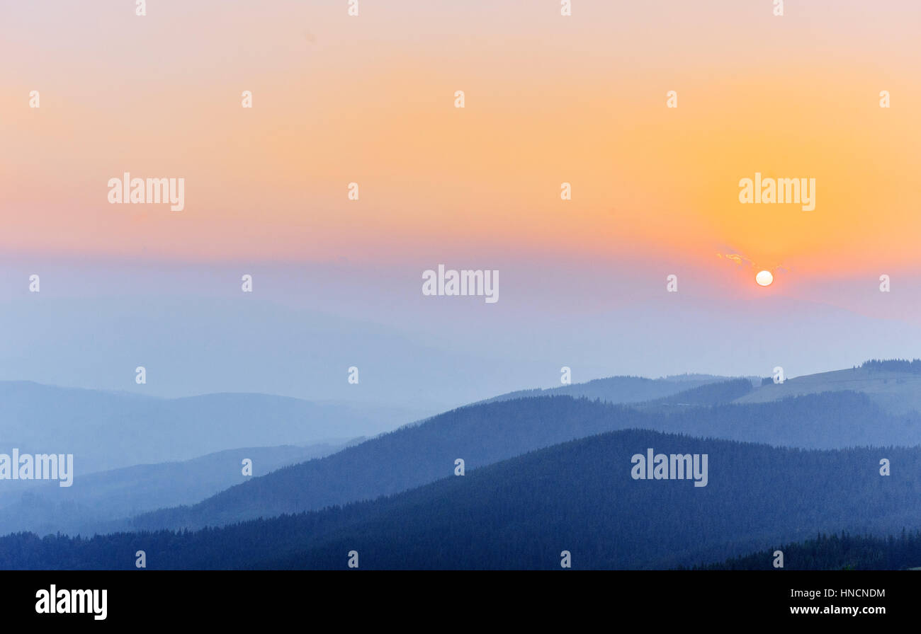 Thick fog at sunrise hi-res stock photography and images - Alamy