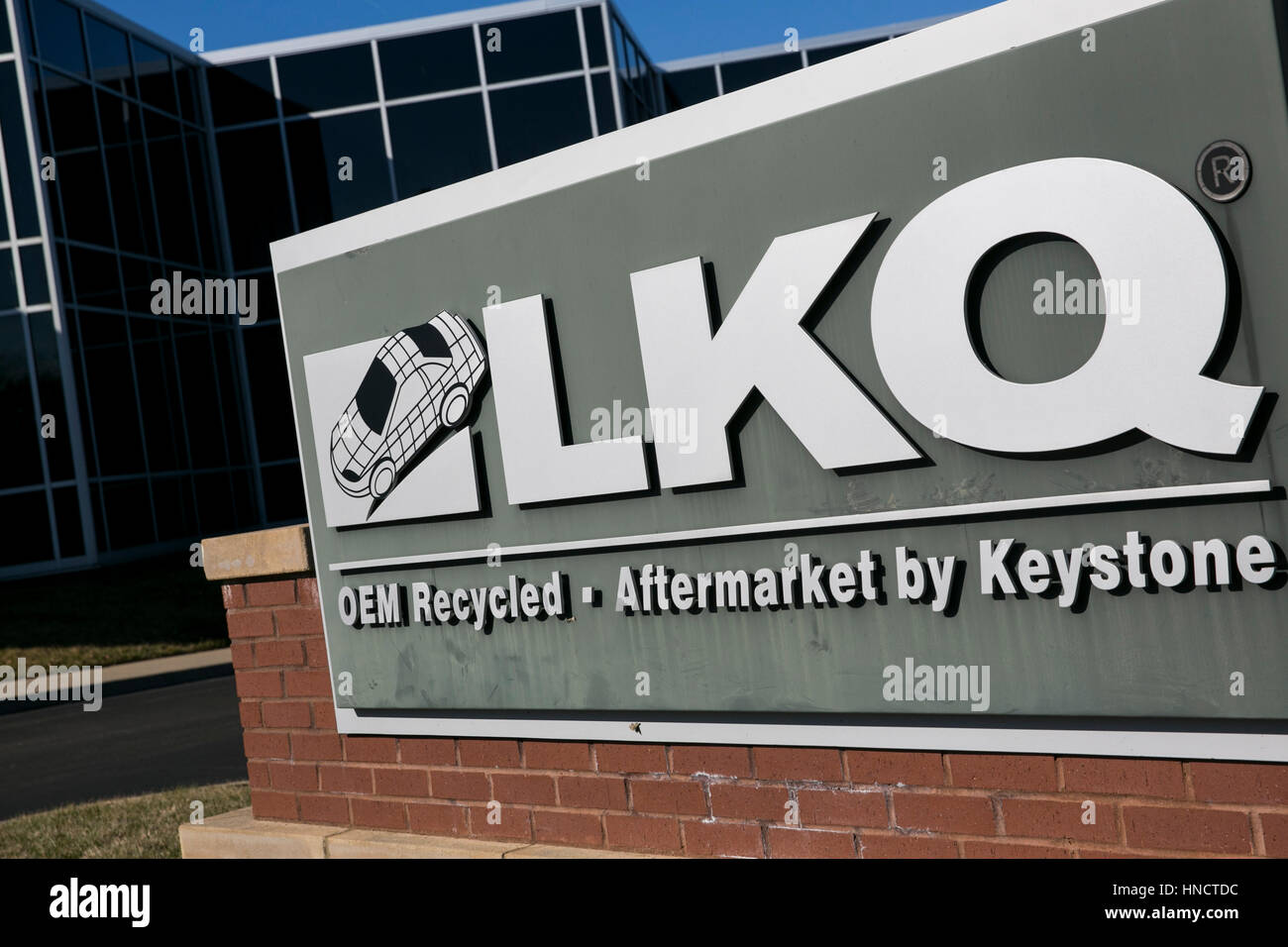 Lkq logo hi-res stock photography and images - Alamy