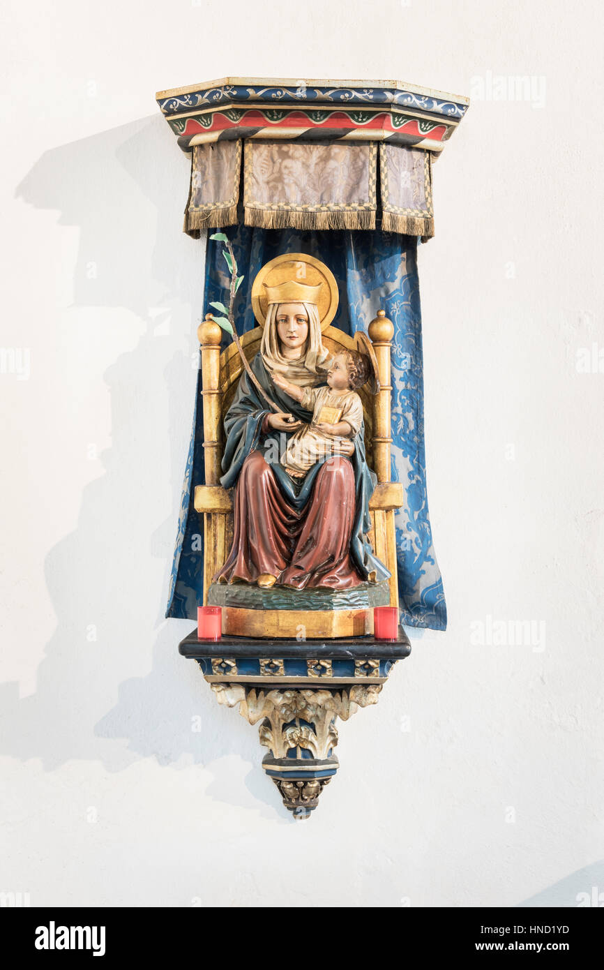 Statue of Jesus and Mary UK Stock Photo - Alamy