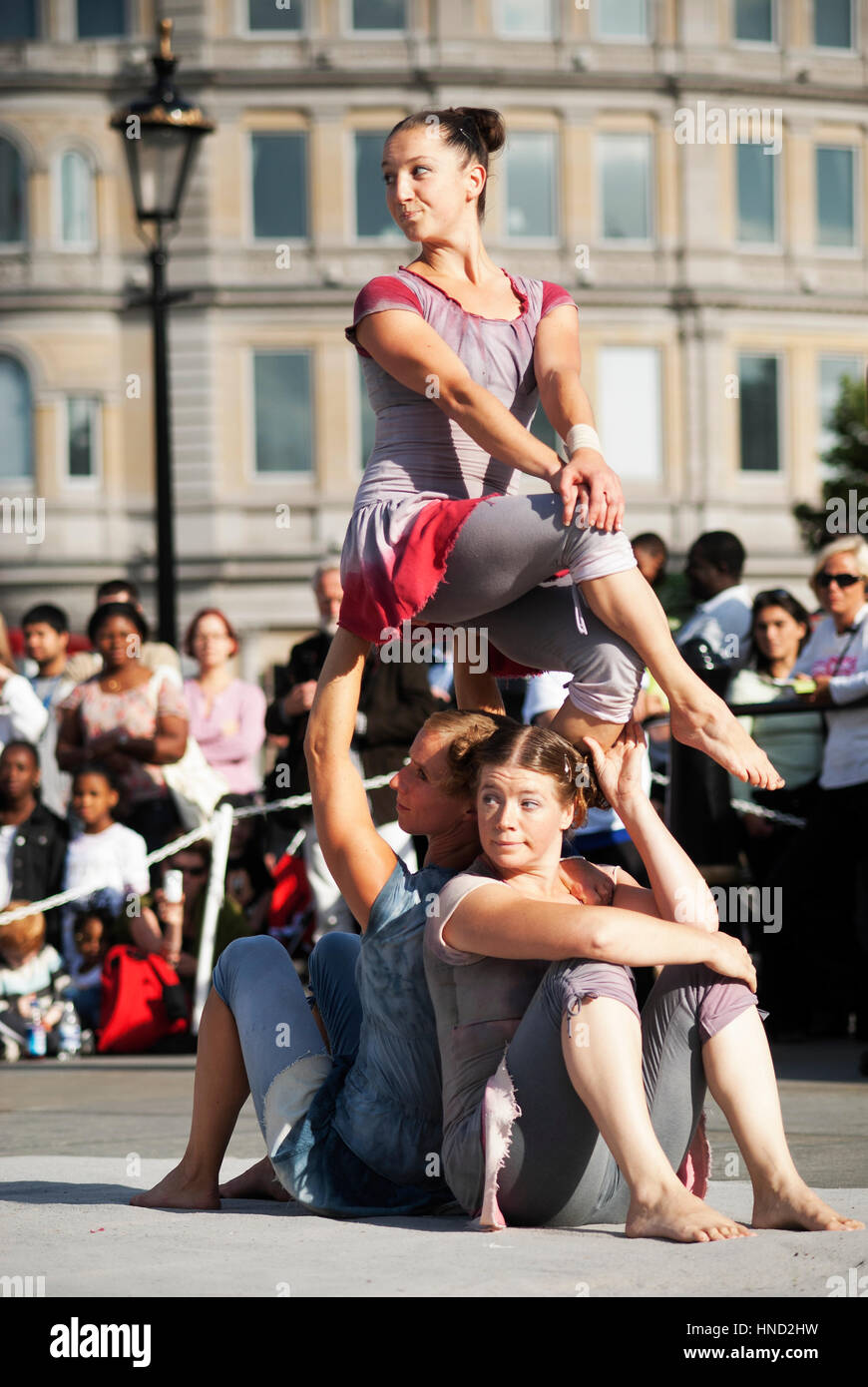 Acrobatic street performers hi-res stock photography and images - Alamy
