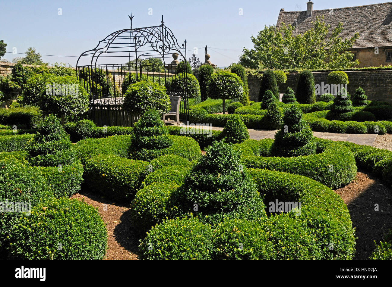 Topiary box hi-res stock photography and images - Alamy