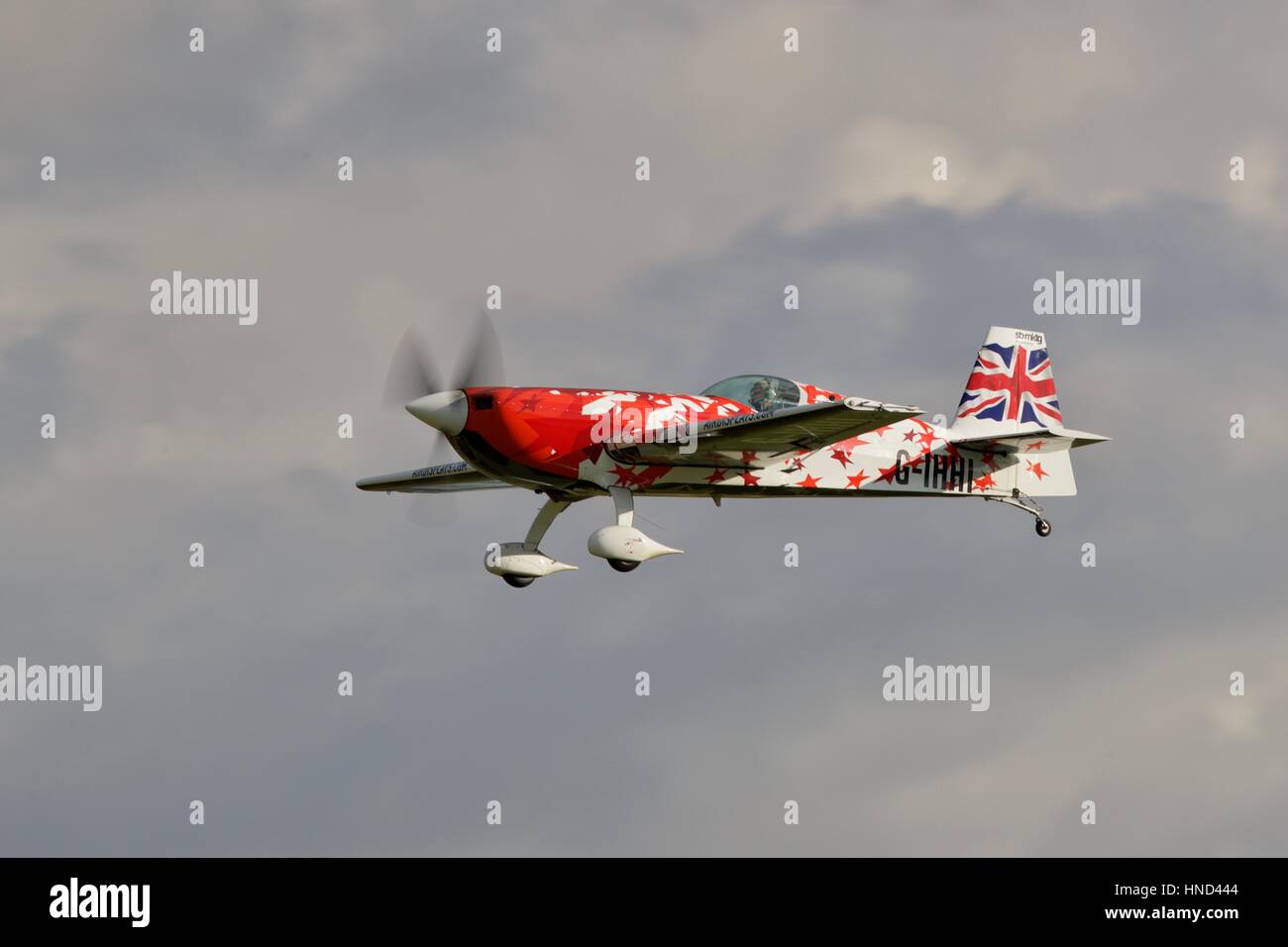 Global stars flying show hi-res stock photography and images - Alamy