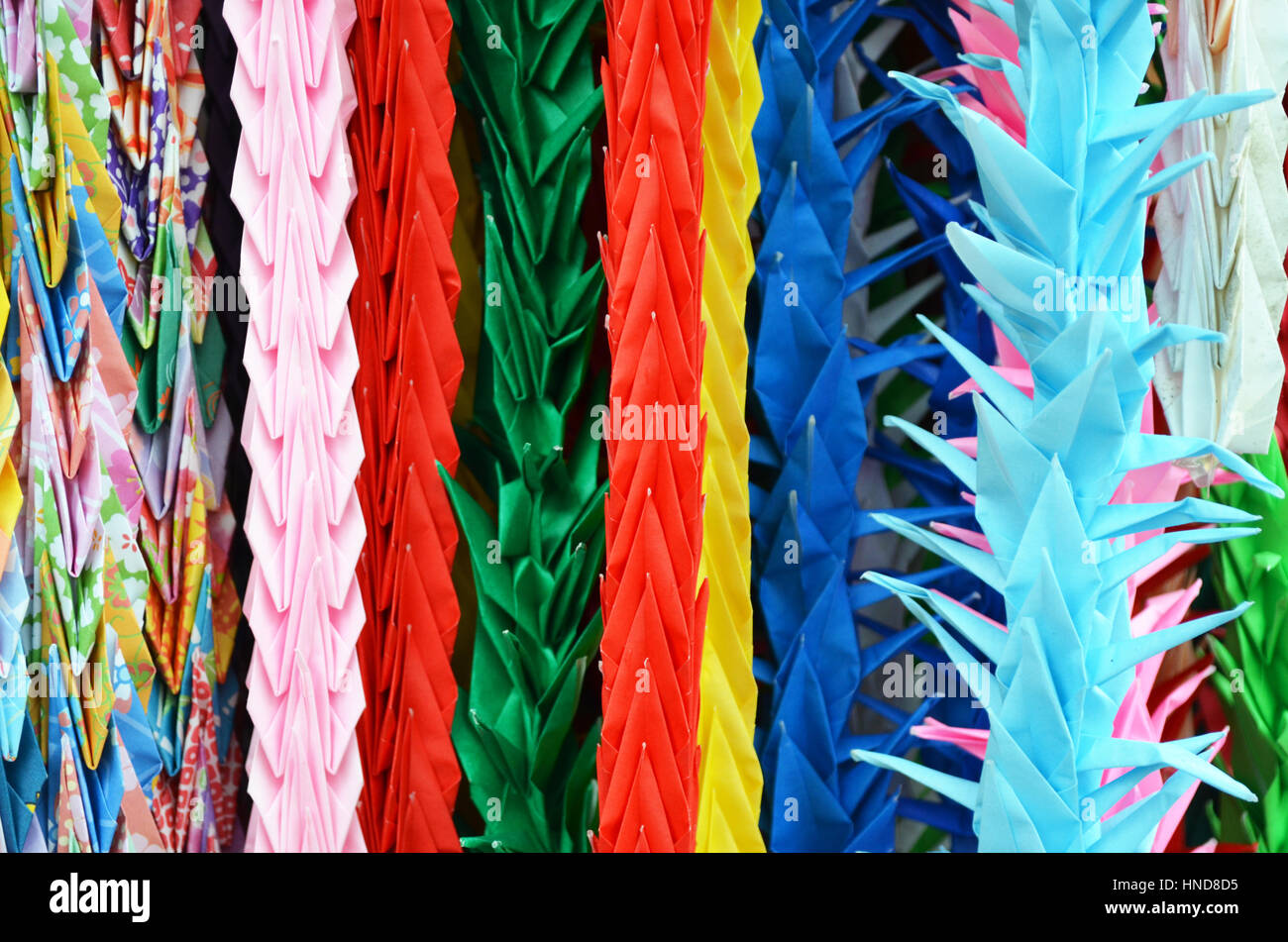 Red cranes art hi-res stock photography and images - Alamy