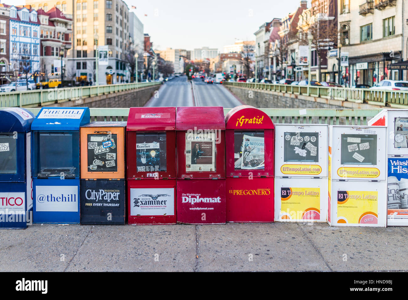 Newspaper dispenser hi-res stock photography and images - Alamy