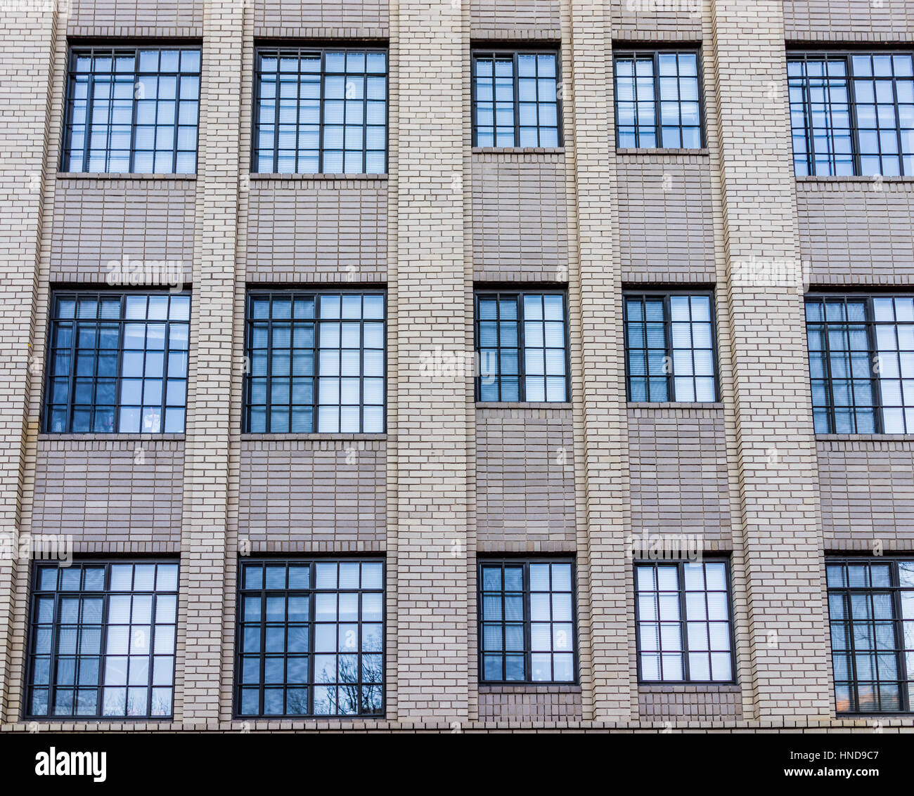 Buildings many windows hi-res stock photography and images - Alamy