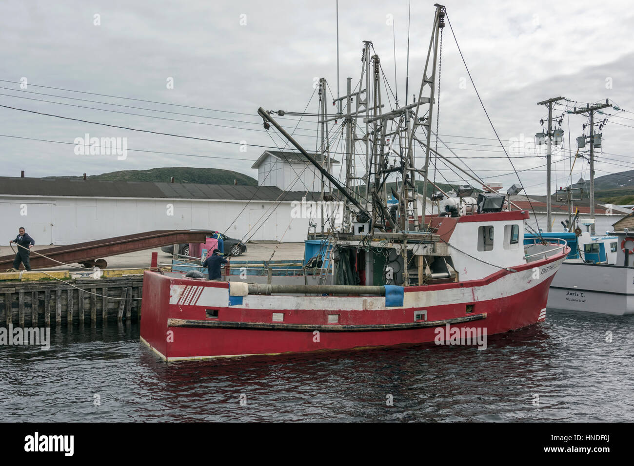 Ropes lines and wires, fishing seiner coming to the wharf in Trout ...