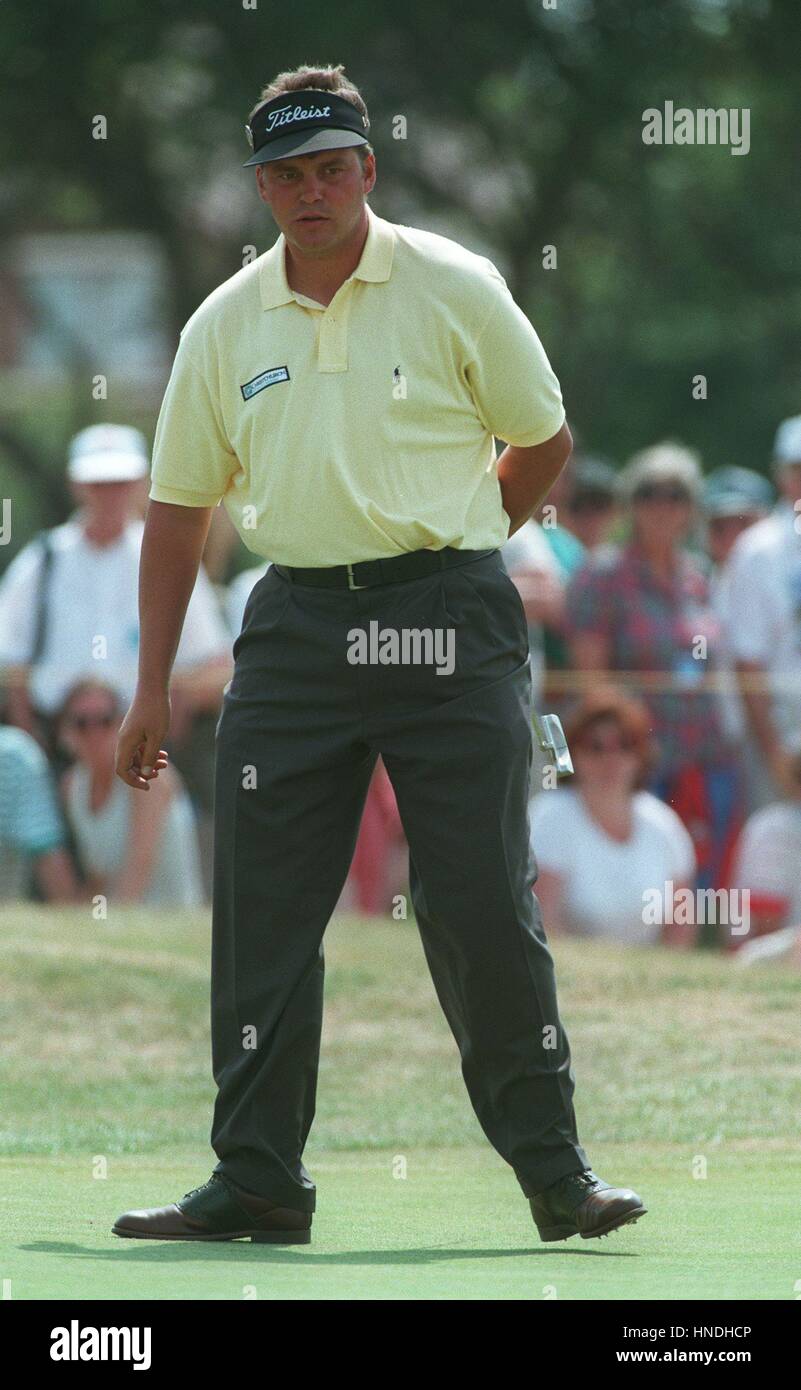 Darren clarke celebrating hi-res stock photography and images - Alamy