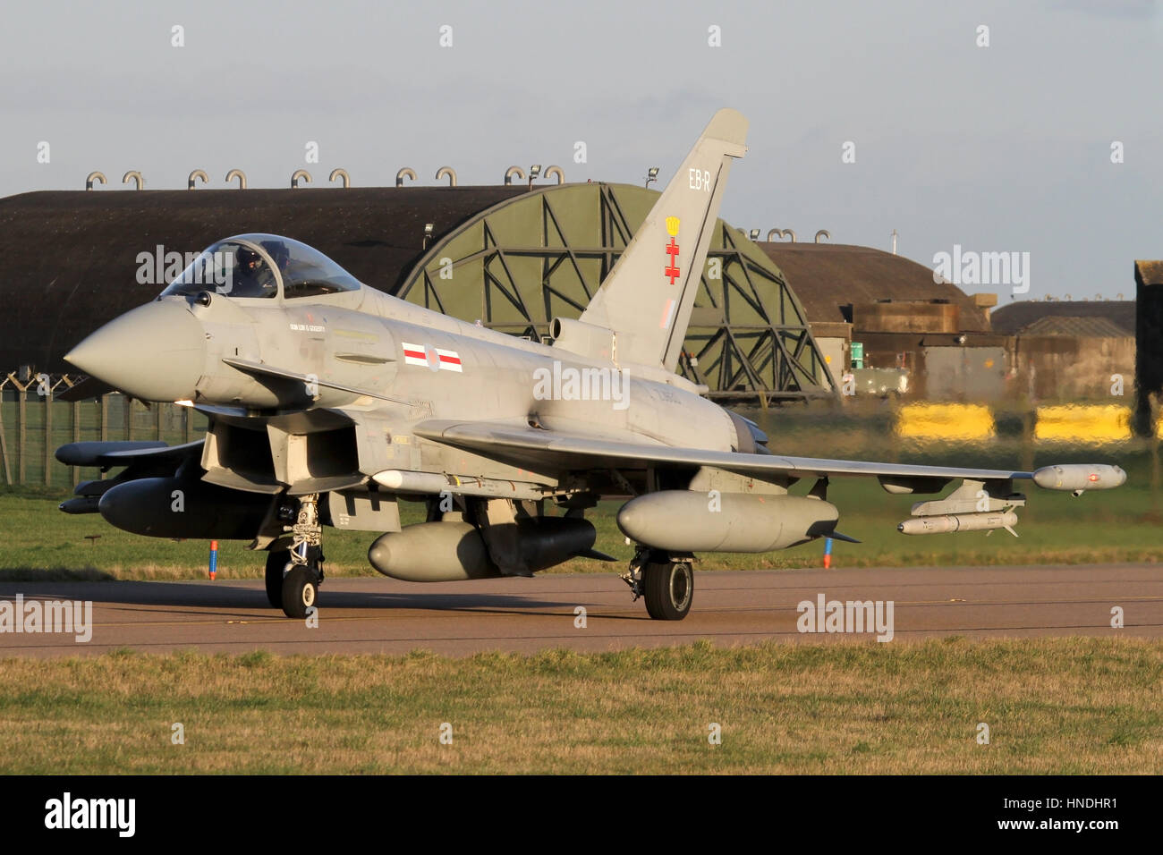 Aim 120 amraam missile hi-res stock photography and images - Alamy