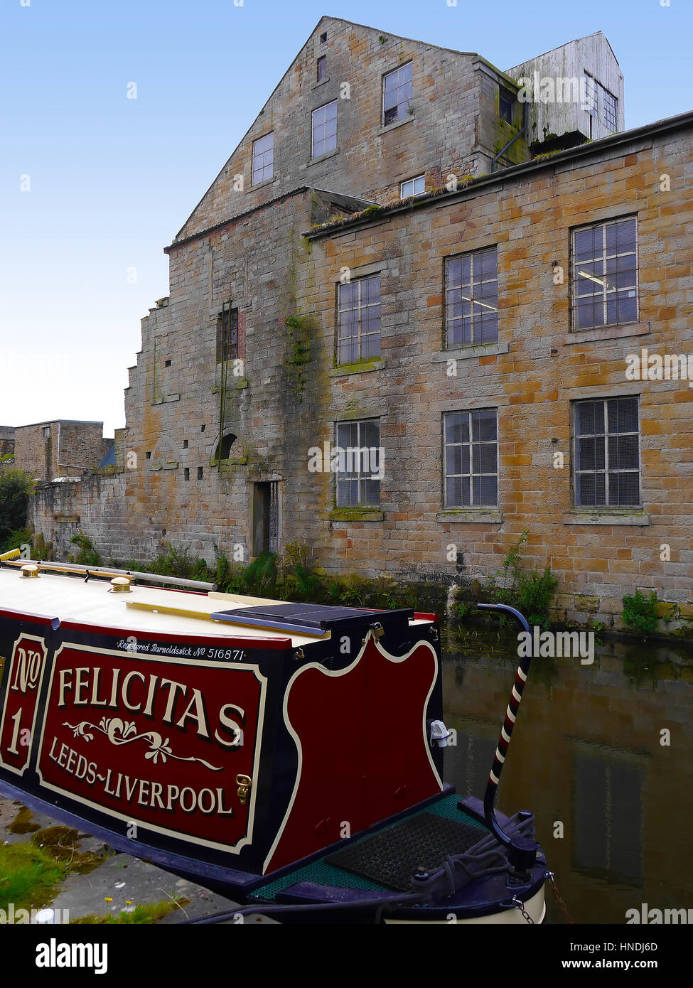 Canal Boats and the industrial urban landscape of Burnley at the 200 ...