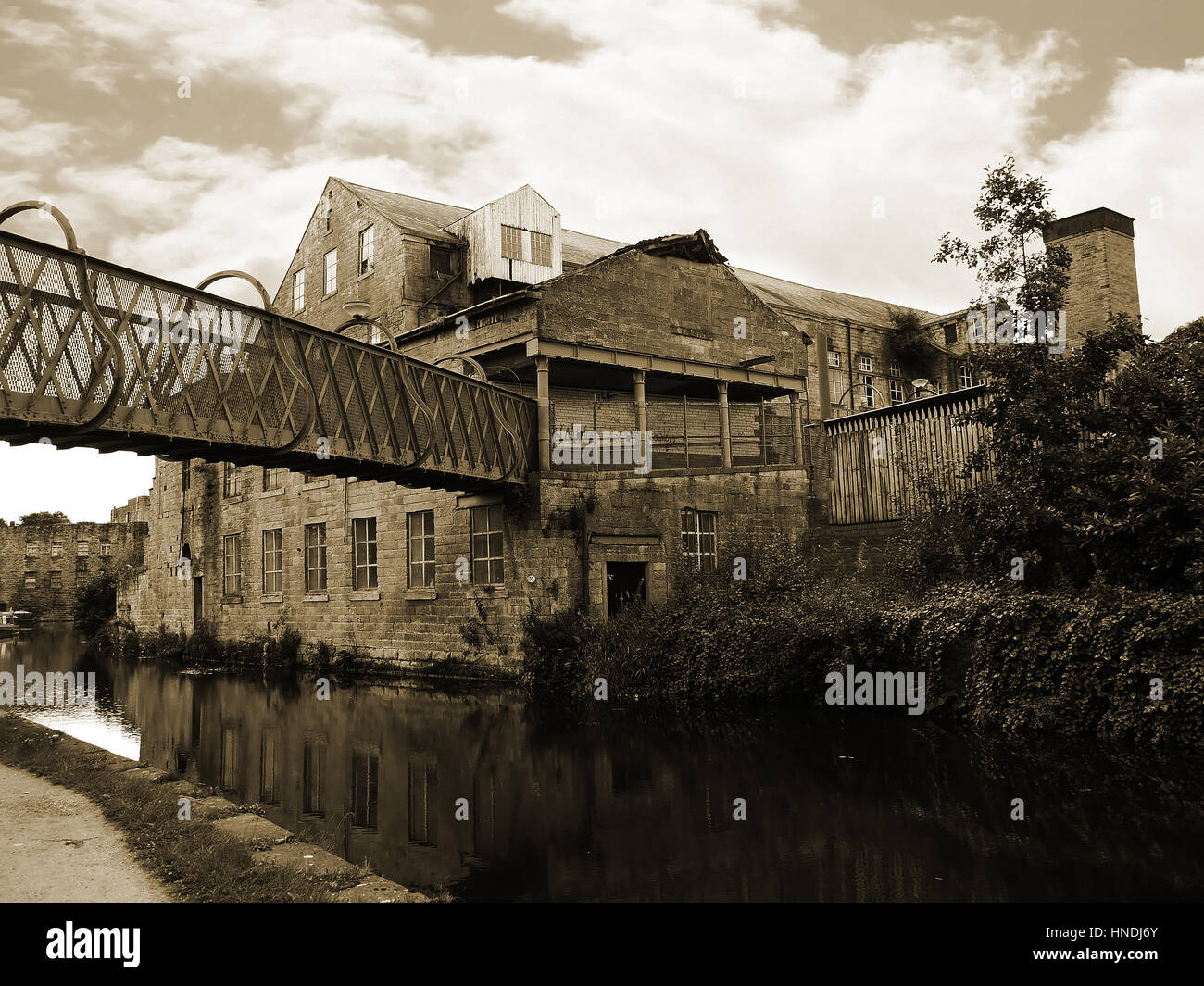 Canal Boats and the industrial urban landscape of Burnley at the 200 ...