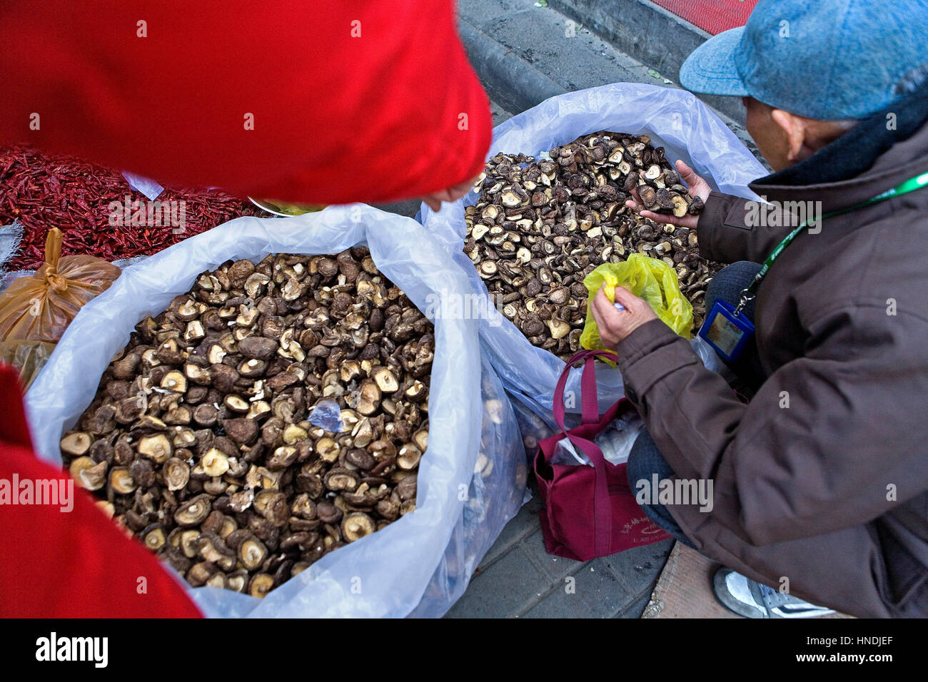 Market at east entrance of Beihai park, in Dashizuo Hutong,Beijing ...