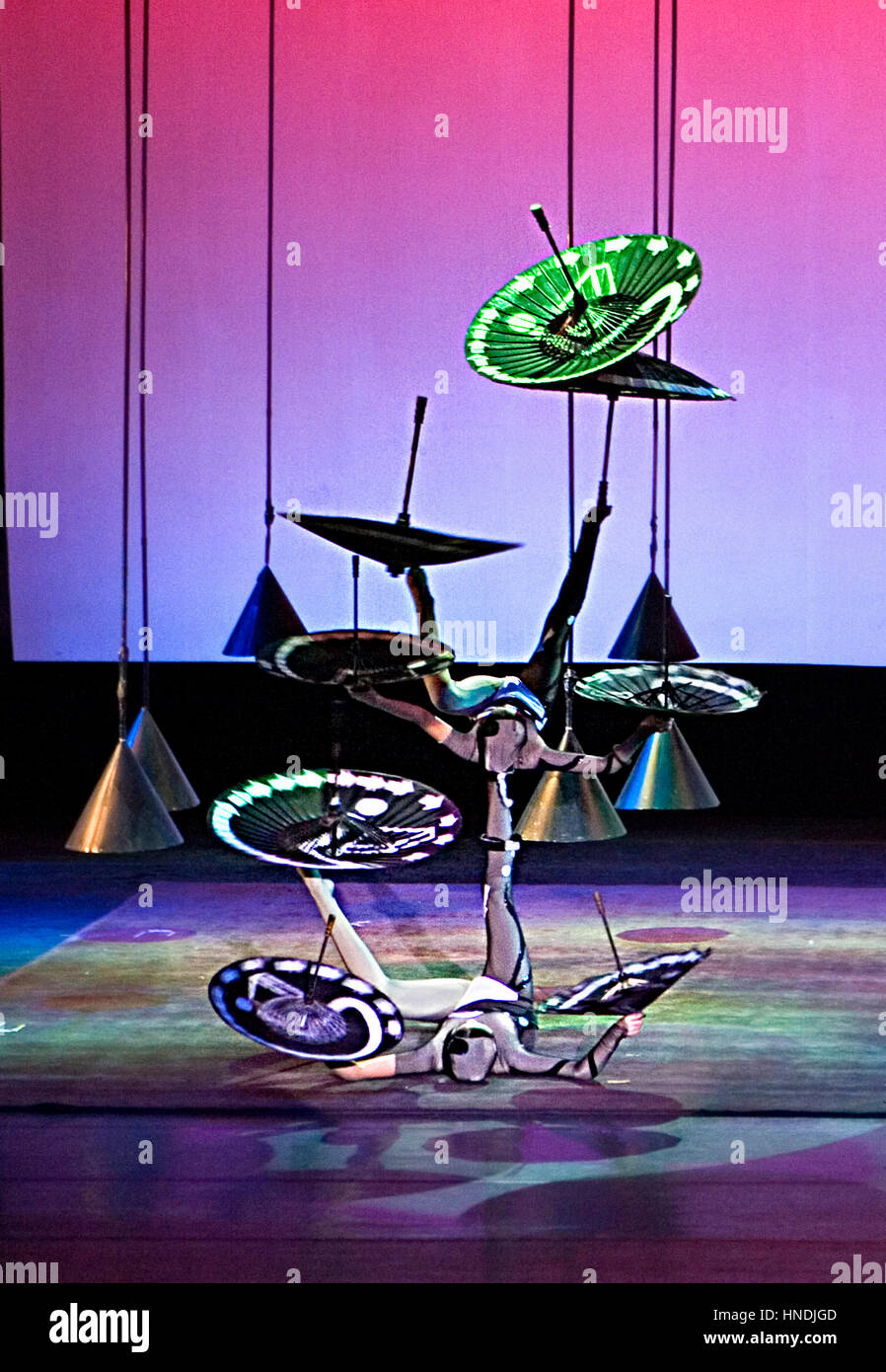 Acrobatic troupe hi-res stock photography and images - Alamy