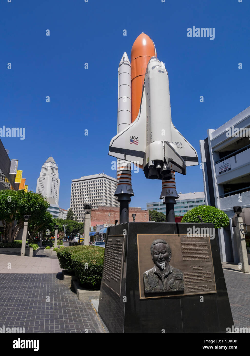 Shuttle symbol hi-res stock photography and images - Alamy