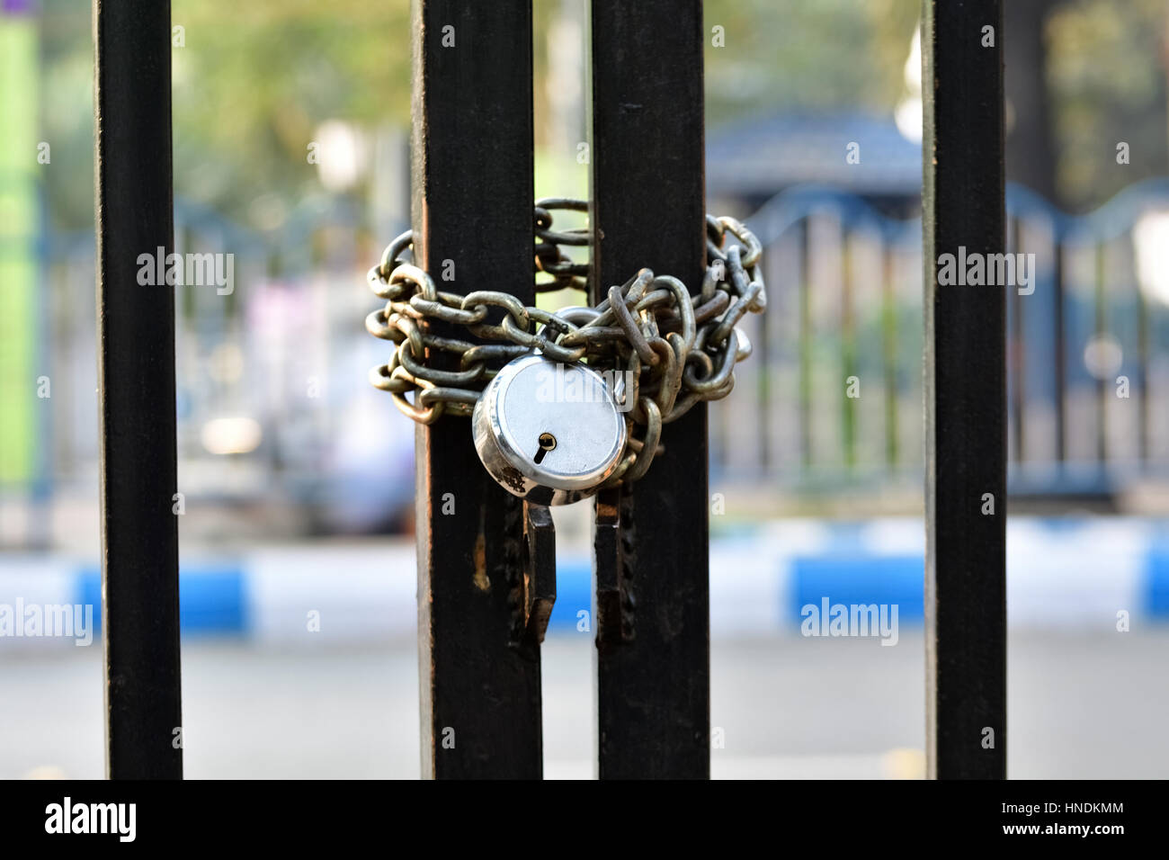 Old chain with lock Stock Photo - Alamy
