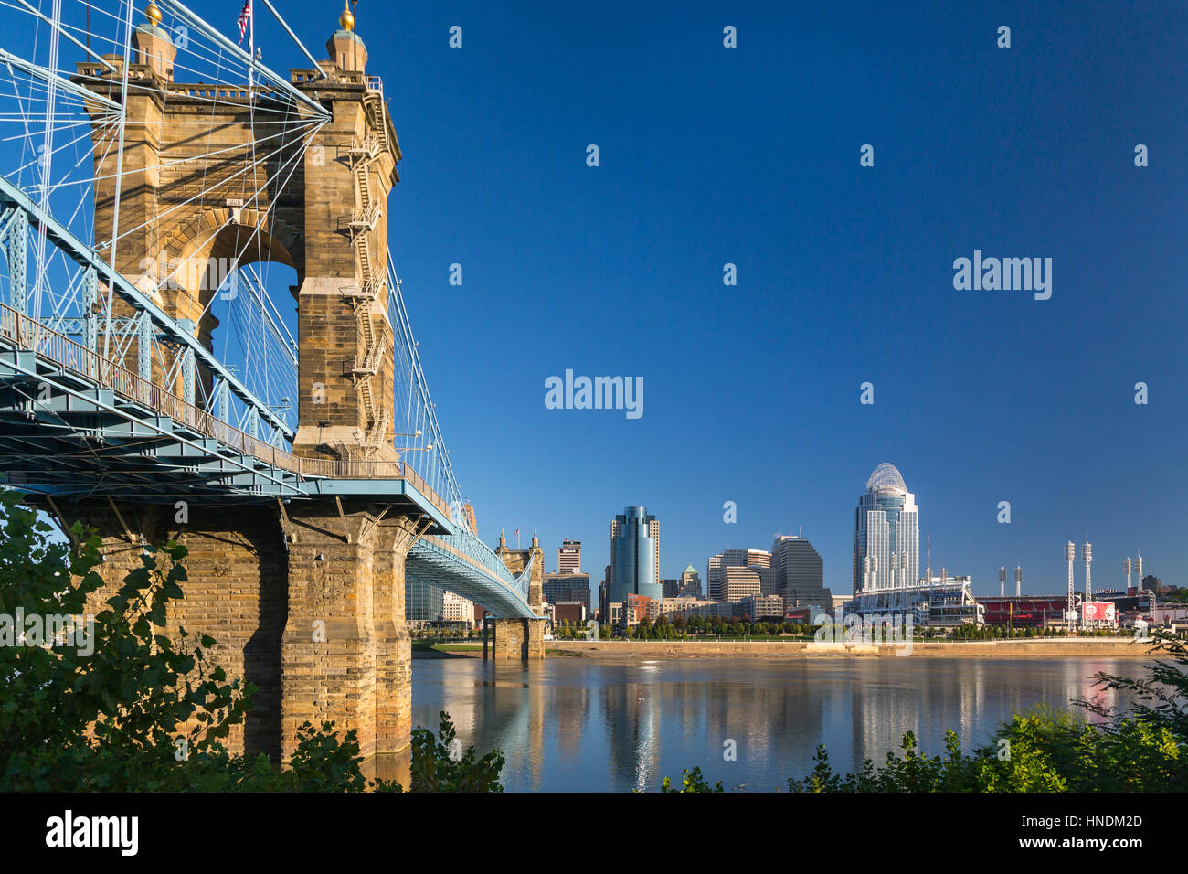 Cincinnati skyline john roebling blue hi-res stock photography and ...