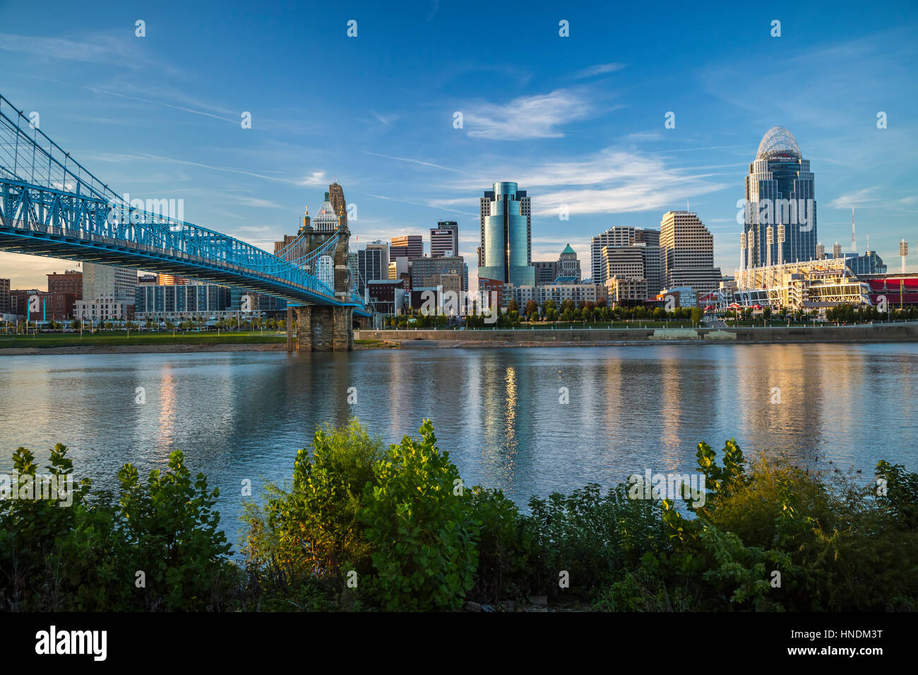 Cincinnati skyline john roebling blue hi-res stock photography and ...