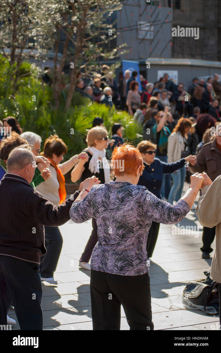 Barcelona traditional dance cathedral hi-res stock photography and ...