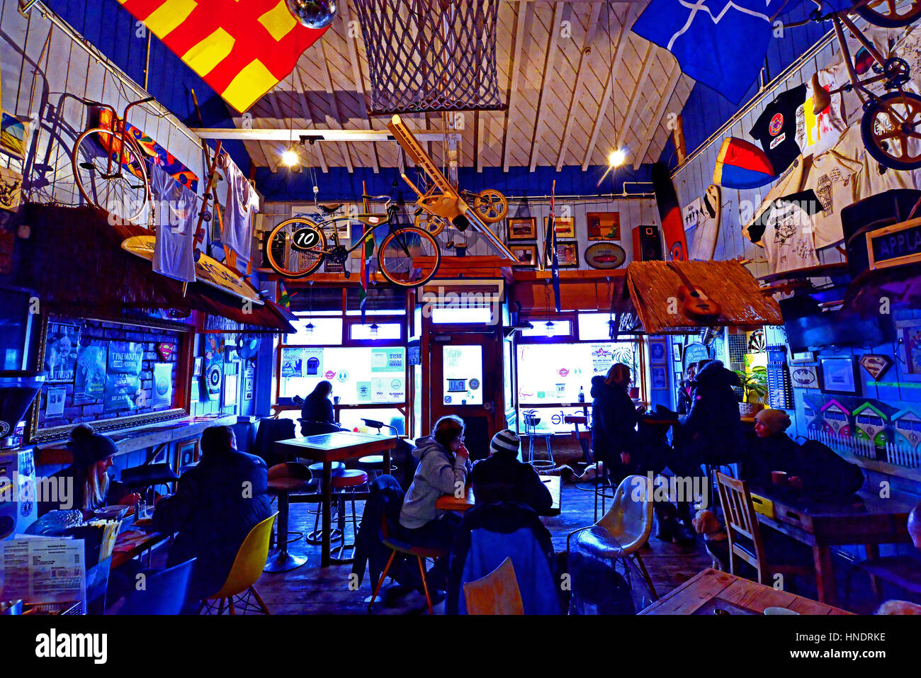 Surf and beach and cafe and australia hi-res stock photography and ...