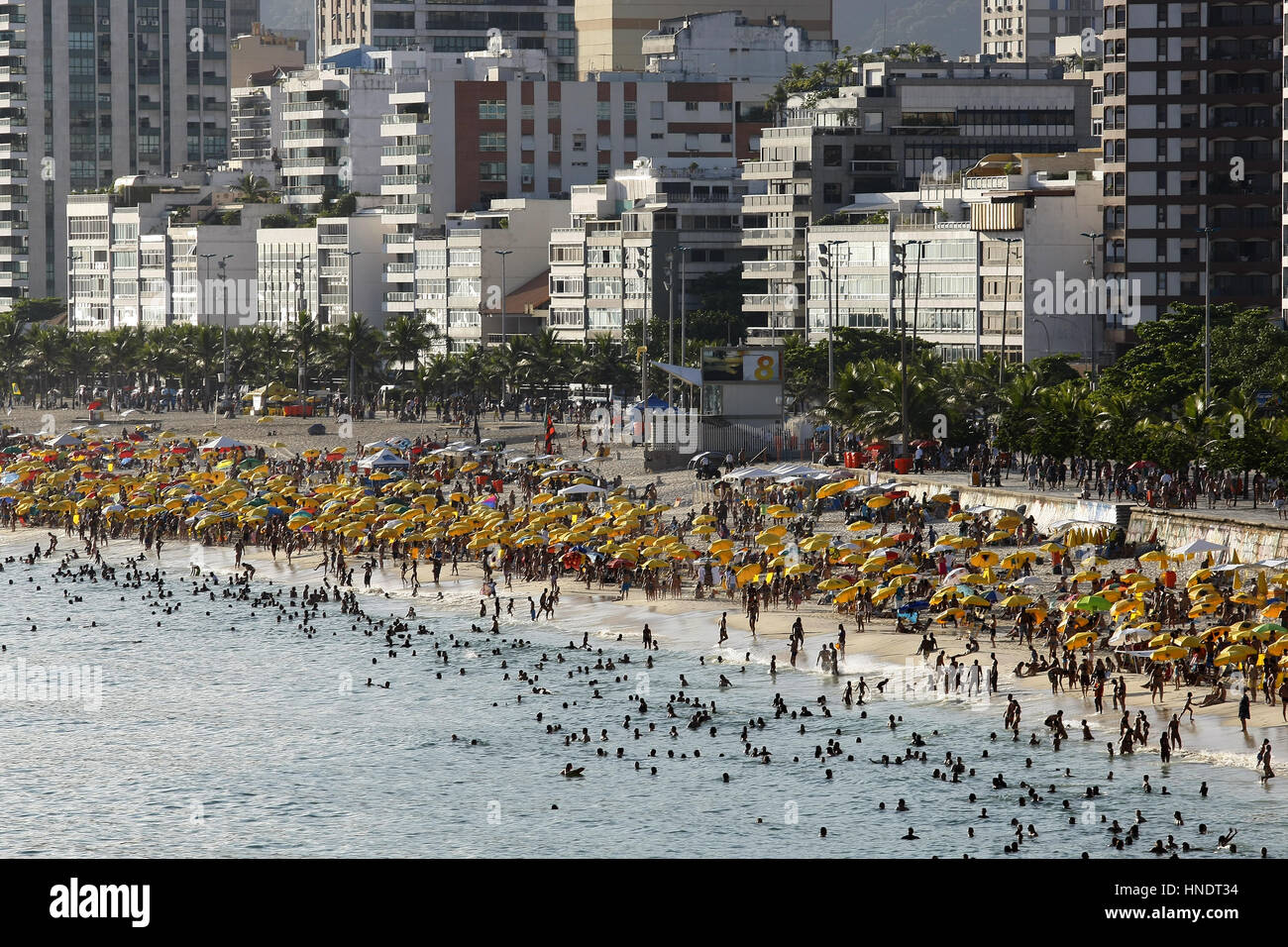 People on ipanema beach hi-res stock photography and images - Alamy