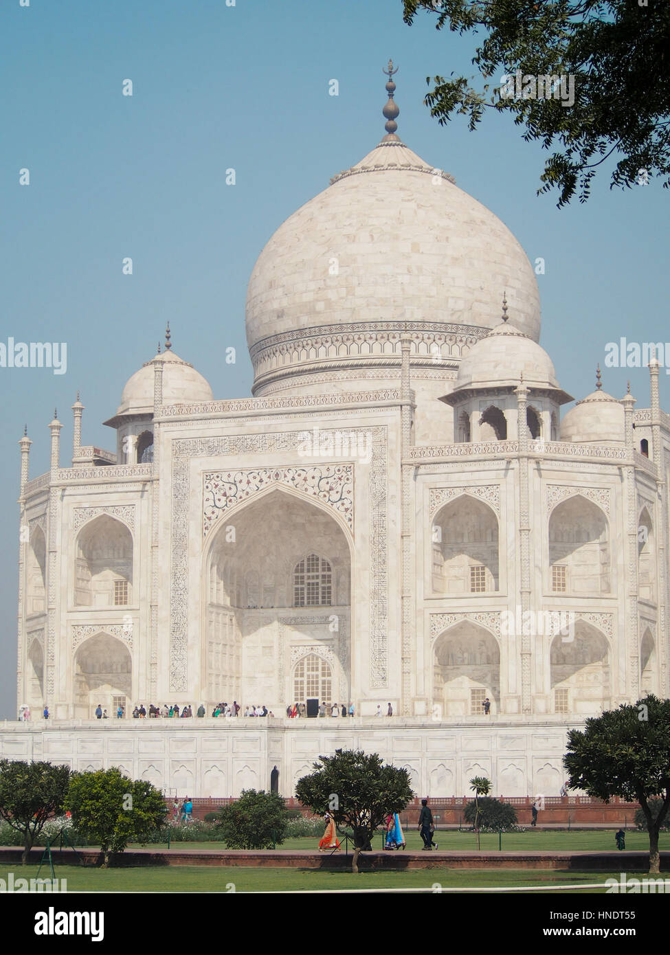 The bright white marble Taj Mahal building in Agra, India Stock Photo ...