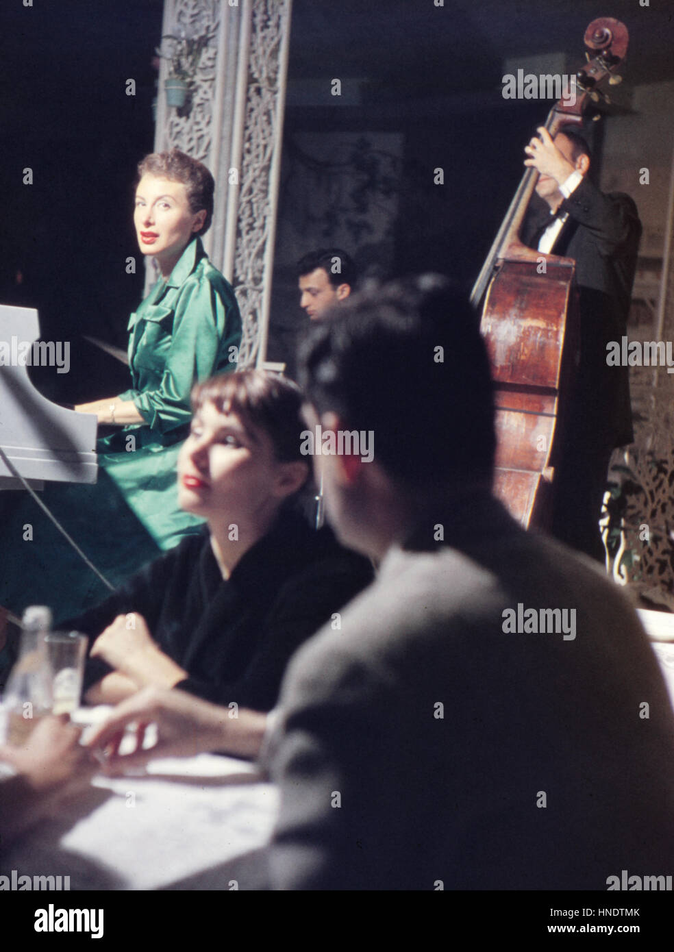 Barbara carroll pianist hi-res stock photography and images - Alamy