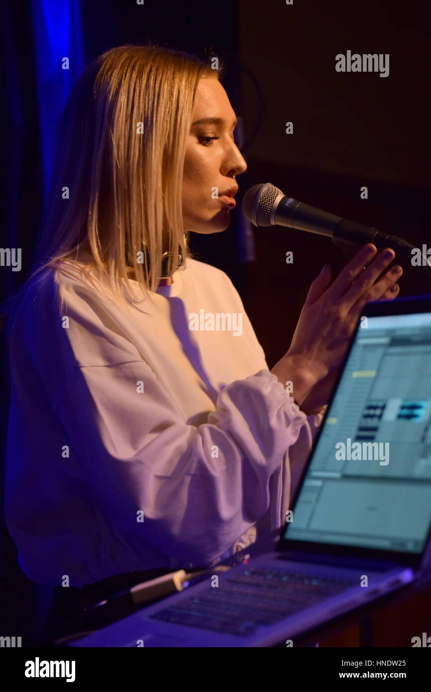 Elin rigby hi-res stock photography and images - Alamy