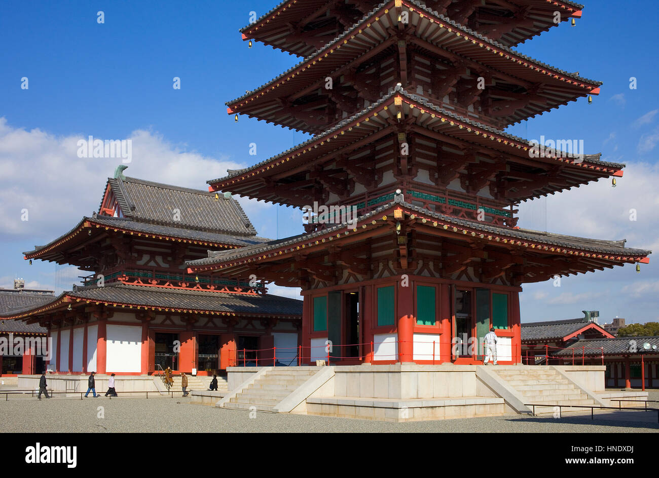 Shitennoji temple garden hi-res stock photography and images - Alamy