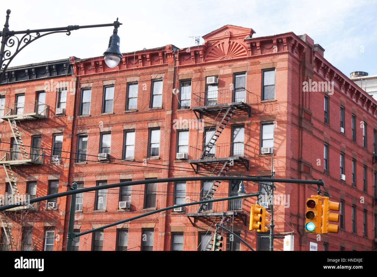 Red brick building new york hi-res stock photography and images - Alamy