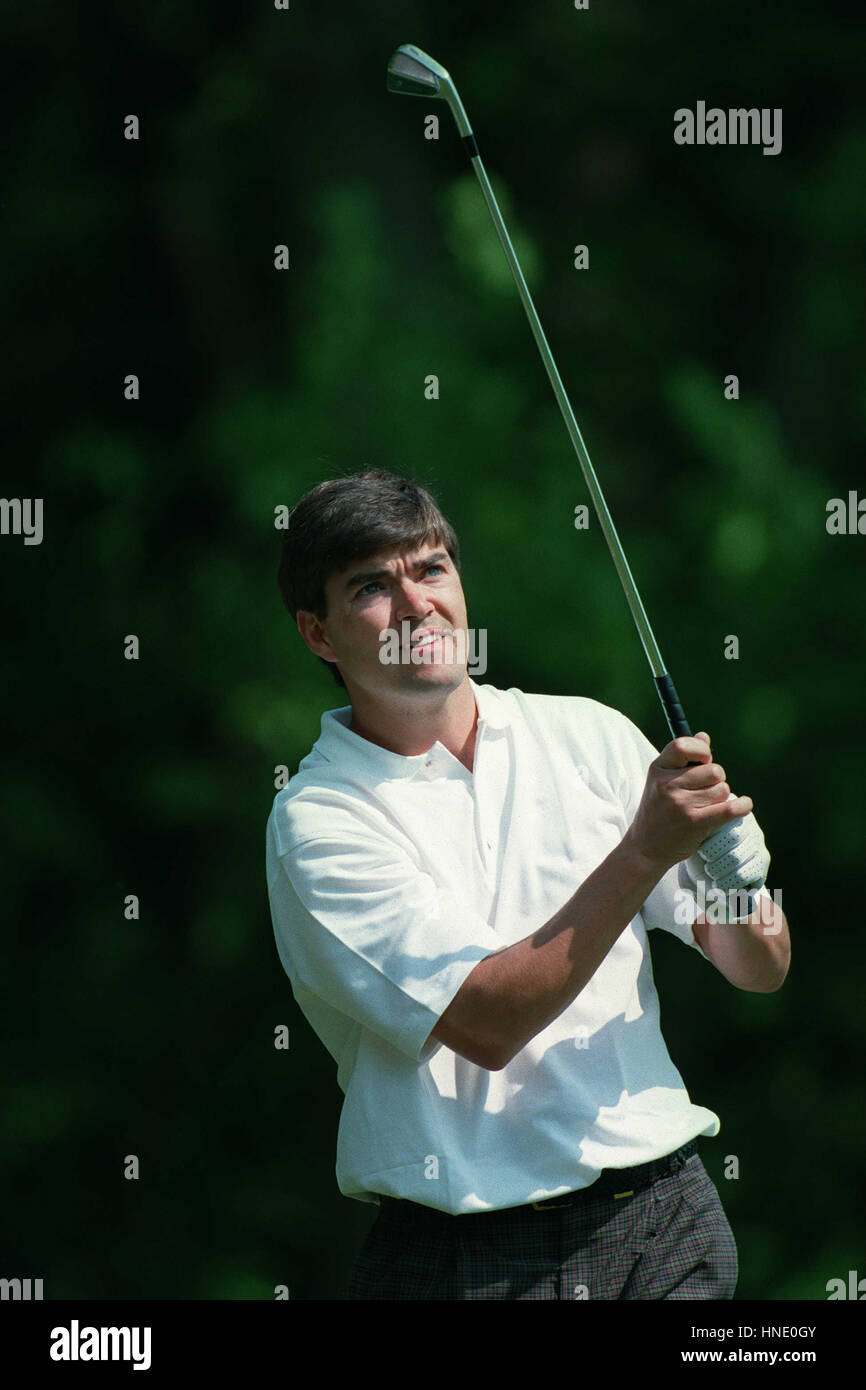 Swing gates hi-res stock photography and images - Alamy