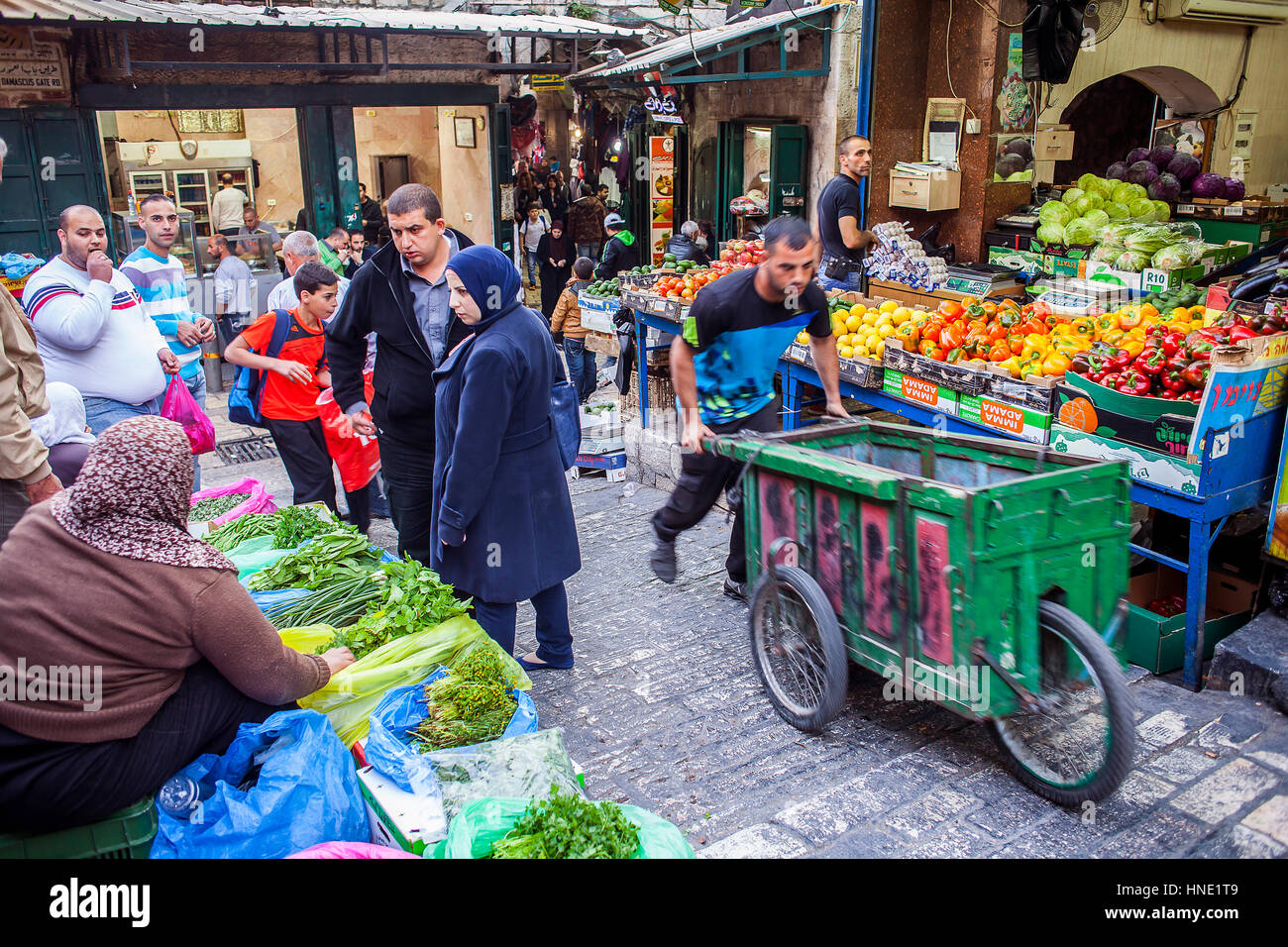 Palestinian vegetable market hi-res stock photography and images - Alamy