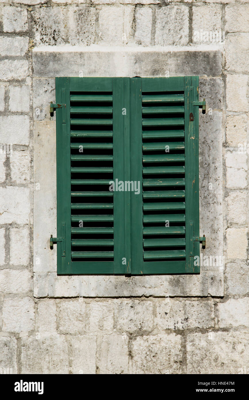 Green shutter hi-res stock photography and images - Alamy